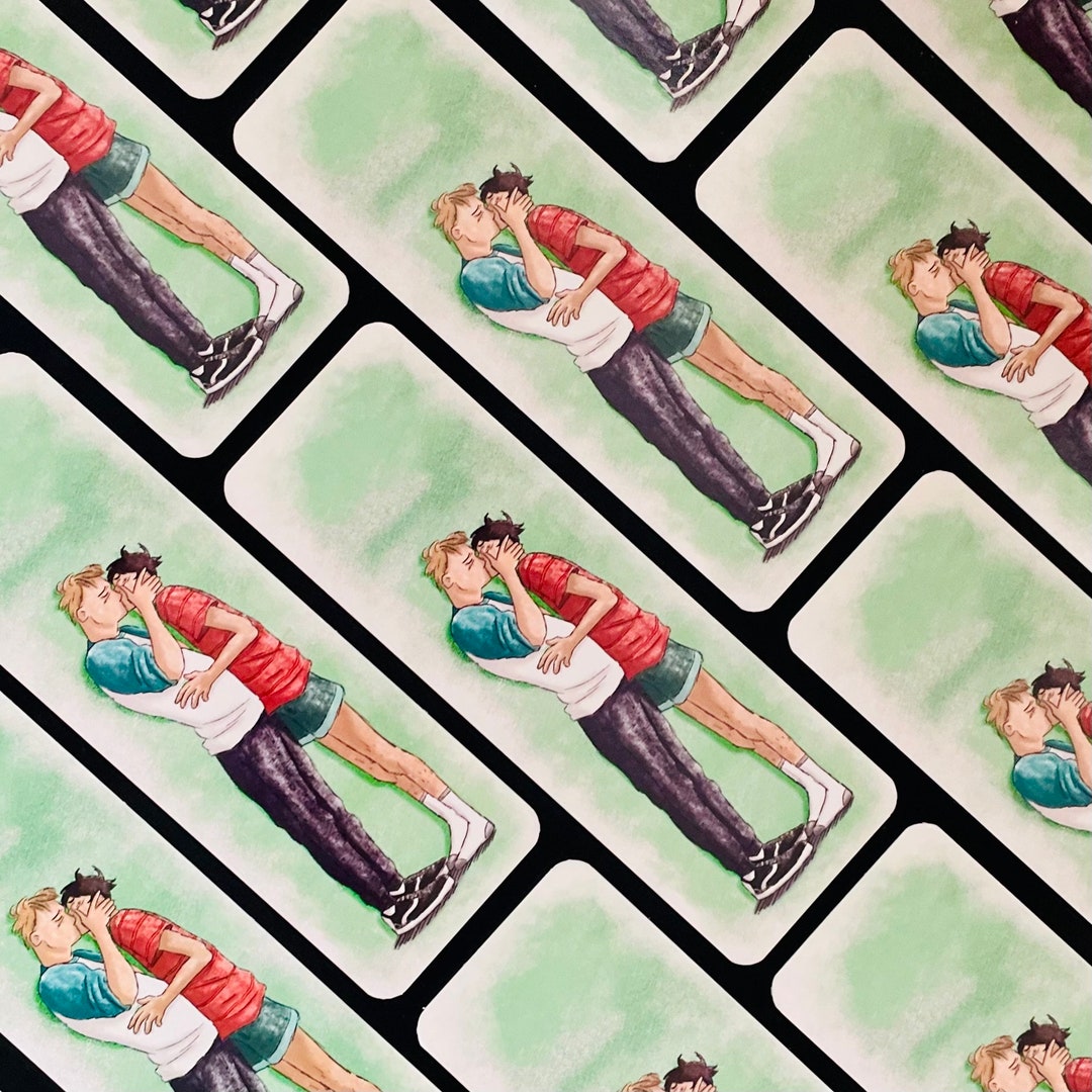 Heartstopper Nick and Charlie Kiss Bookmark Heartstopper Nick and ...