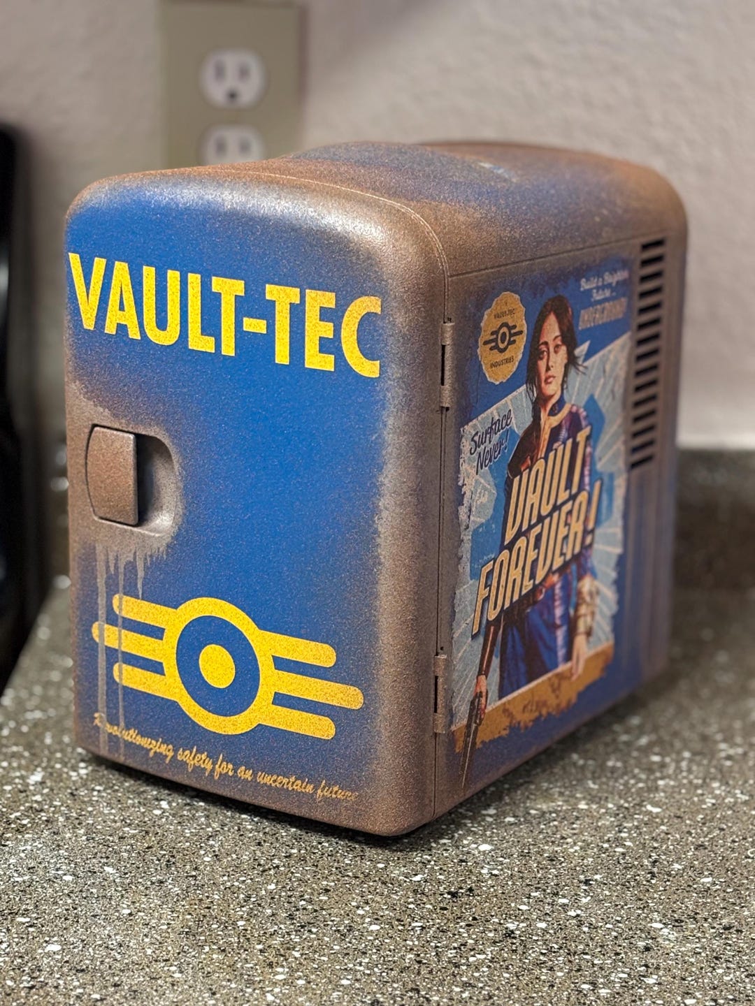 Fallout Vault-tec Mini Fridge: Lucy Edition - Etsy Canada