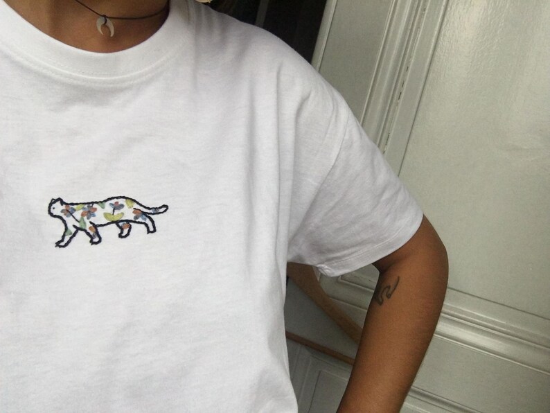 Hand Embroidered Cotton T-shirt for Woman Cat Lovers - Etsy