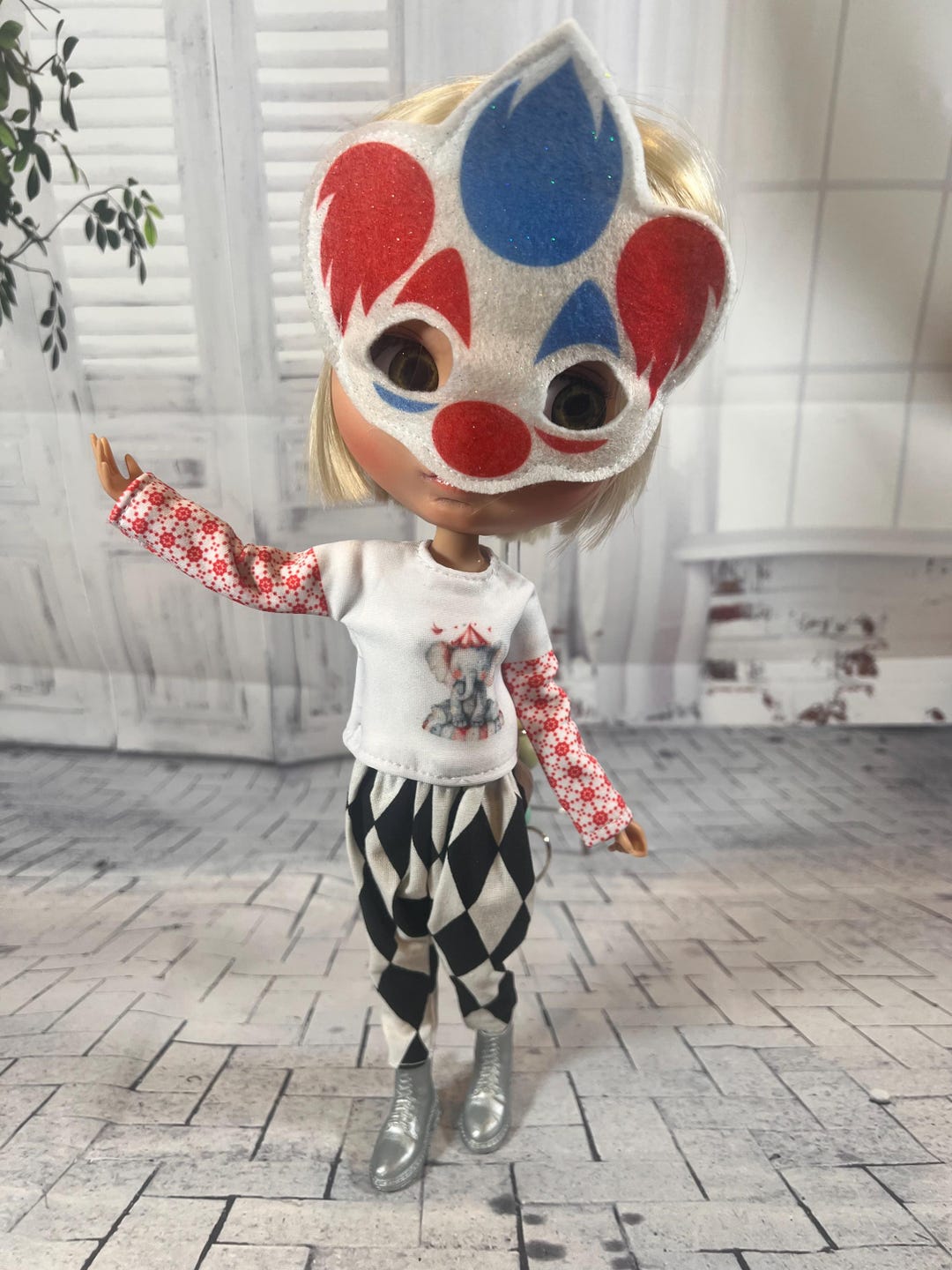 Blythe Circus Clown Outfit. Genie Pants, T Shirt, Mask and Silver Boots ...