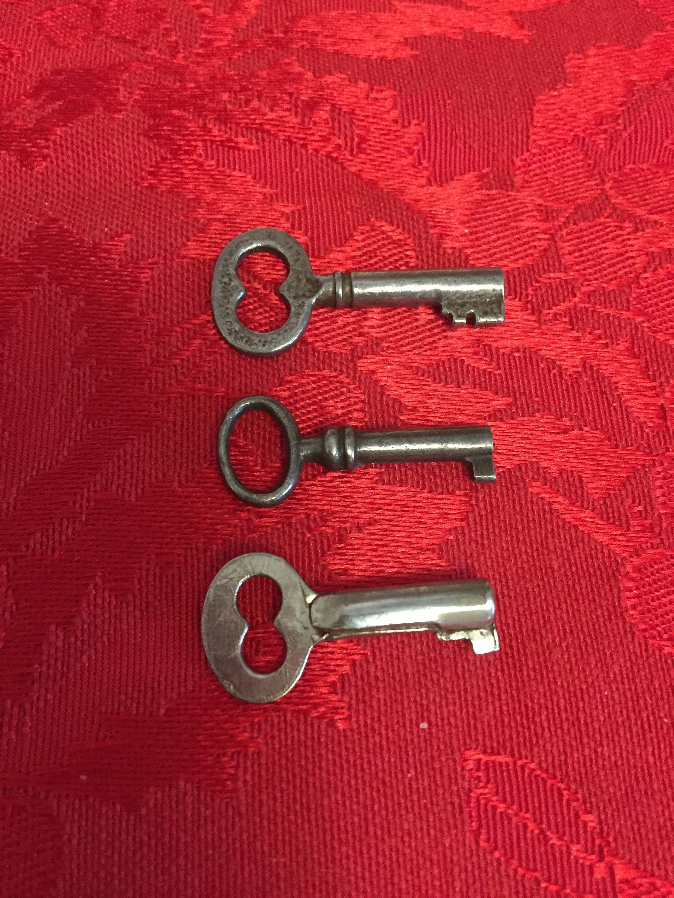 Vintage Assorted Single Keys/ Metal Keys / Key Charms / Small - Etsy