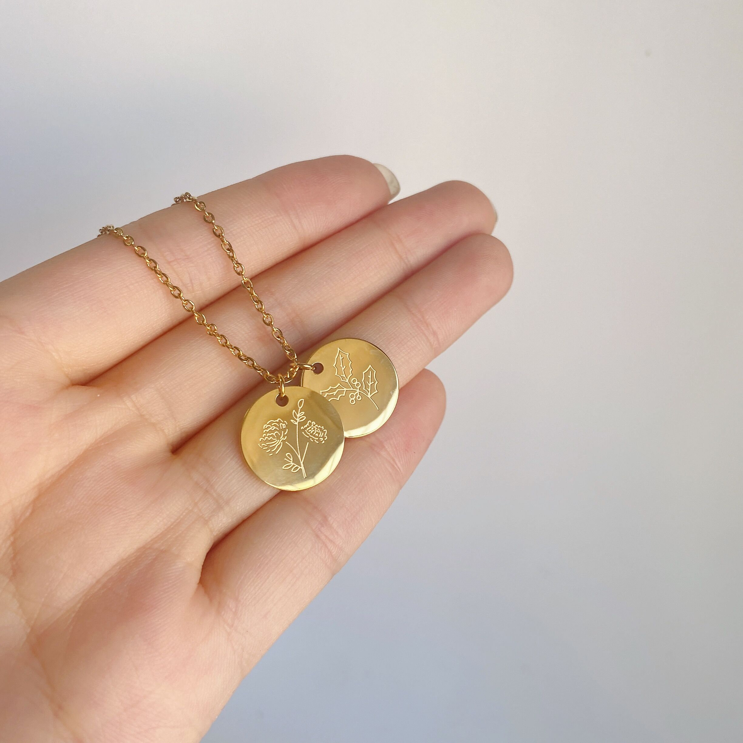 Personalized Engraved Flower Necklace Gold Plated 15 Mm Round Disc ...