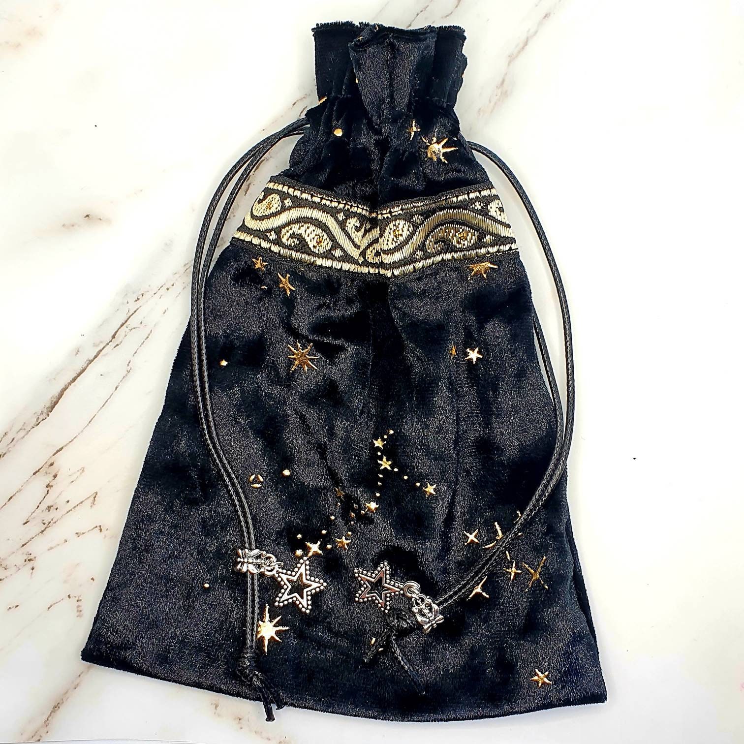 Heart Rune Set, Handmade Futhark Runes, Resin Viking Runes, Divination ...