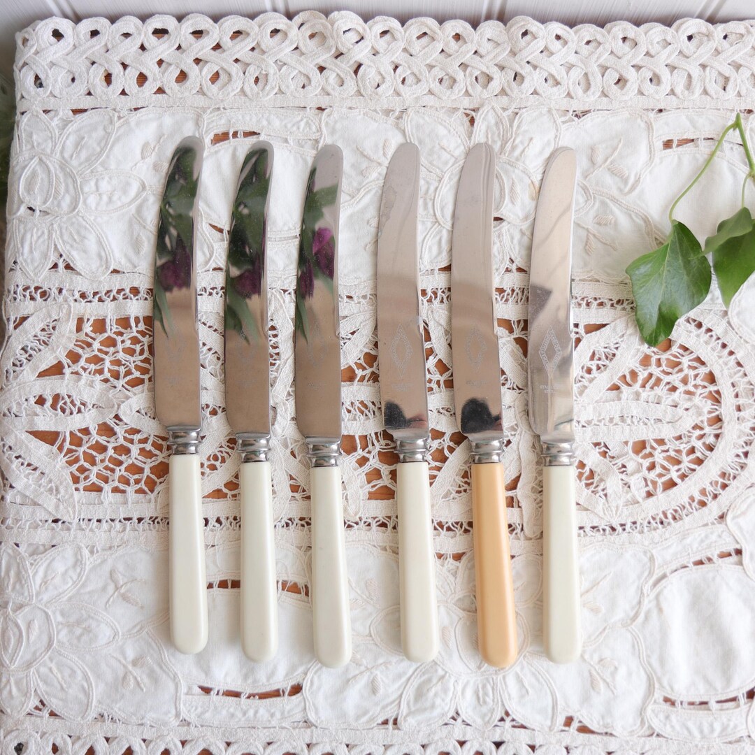 Matching Set of Vintage Butter Knives - Comes as a Set of 6 - Vintage ...