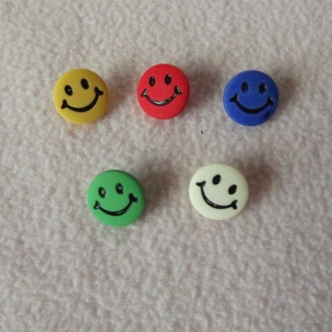 Smiley Face Button Sewing Buttons / Knitting Buttons - Etsy