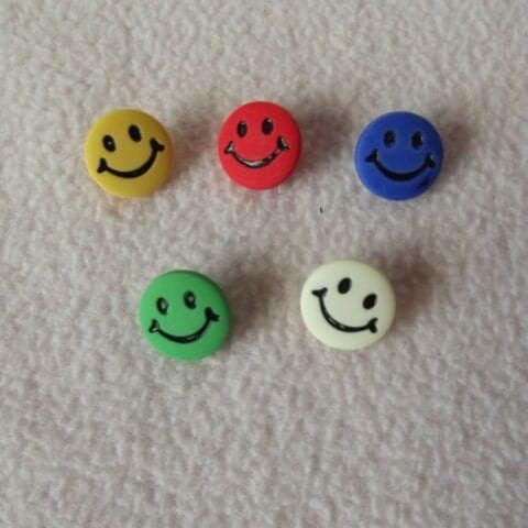 Smiley Face Button Sewing buttons / knitting buttons | Etsy