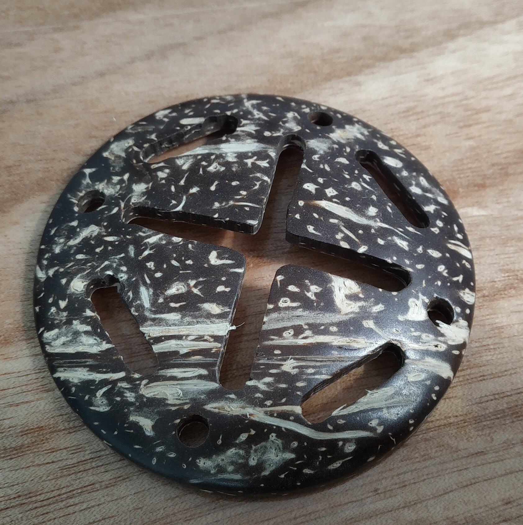 Traditional and Natural Circle Shape Coconut Shell for Bag - Etsy UK