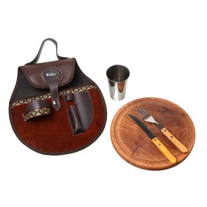 Simple Simil Capybara Picnic Set for Barbecue With Round Wooden Plate ...