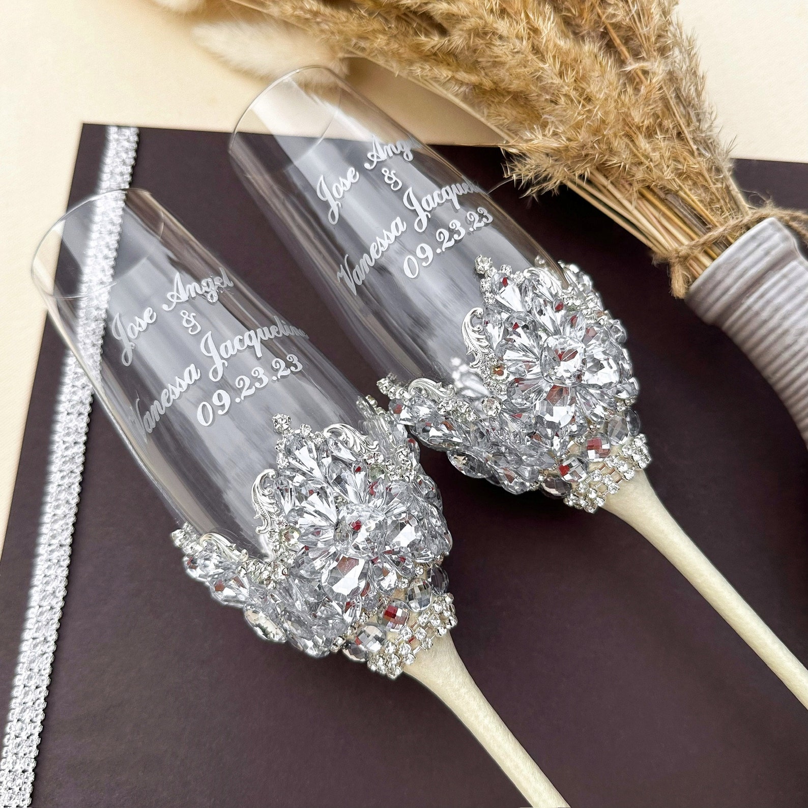 Silver Wedding Glasses for Bride and Groom, Personalised Wedding Flutes ...