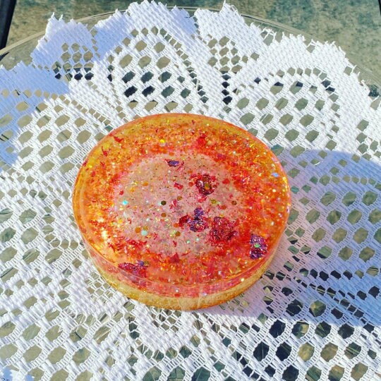 BLOWOUT SALE Handmade Epoxy Resin Ashtrays. Round - Etsy UK