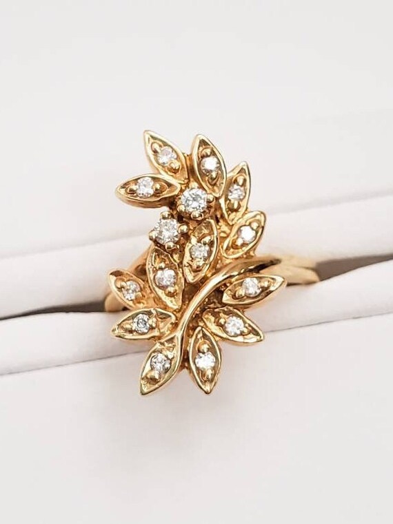 vintage solid gold diamond - Gem