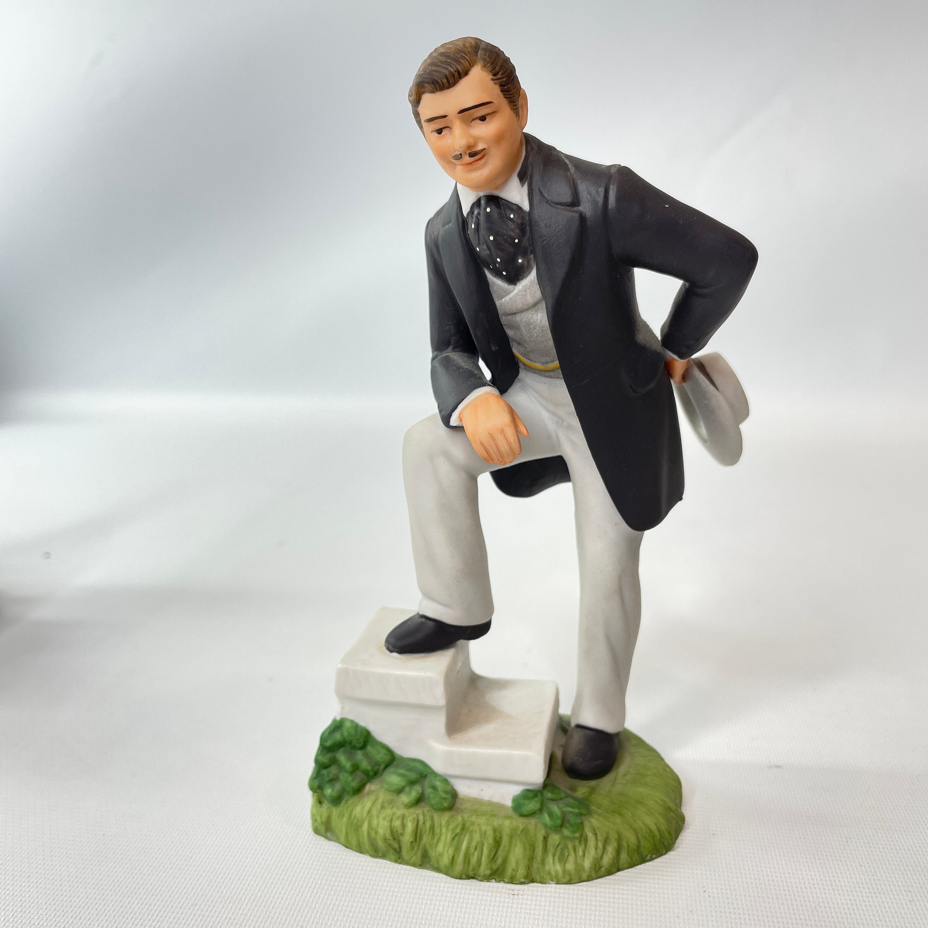 Avon Images of Hollywood Set of 2 Ceramic Figurines gone With the Wind ...