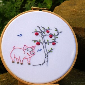 Happy Pig - Hand Embroidery PDF Pattern / Animal Hand Embroidery / DIY ...