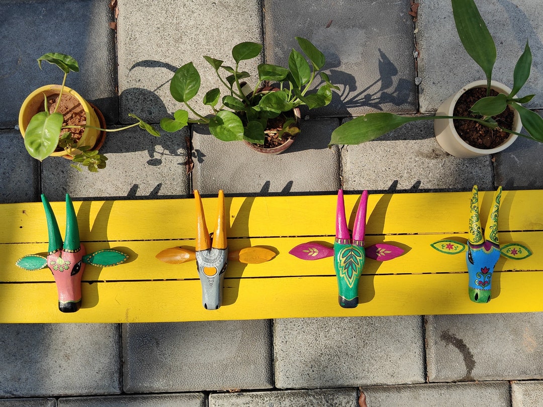 Set of 4 Mango Wood Bull Heads Wall Hanging in Indian Traditional Art ...