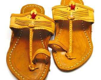 Ethnic Unisex Indian Kholapuri Toe Strap Leather Chappals/sandals ...