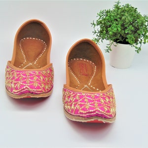 Ethnic Indian Genuine Leather Bridal Shoes With Embroidery Juti Khussa ...