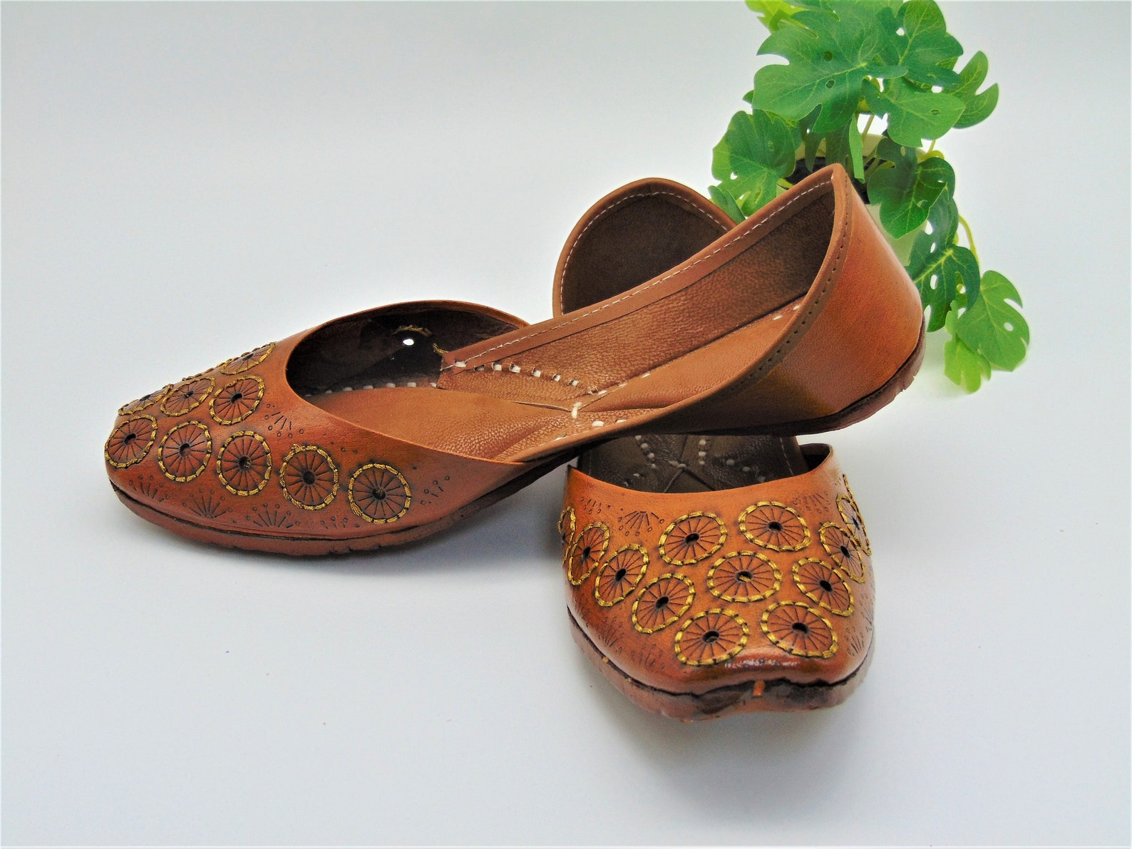 Ethnic Indian Genuine Leather Bridal Shoes With Embroidery | Etsy