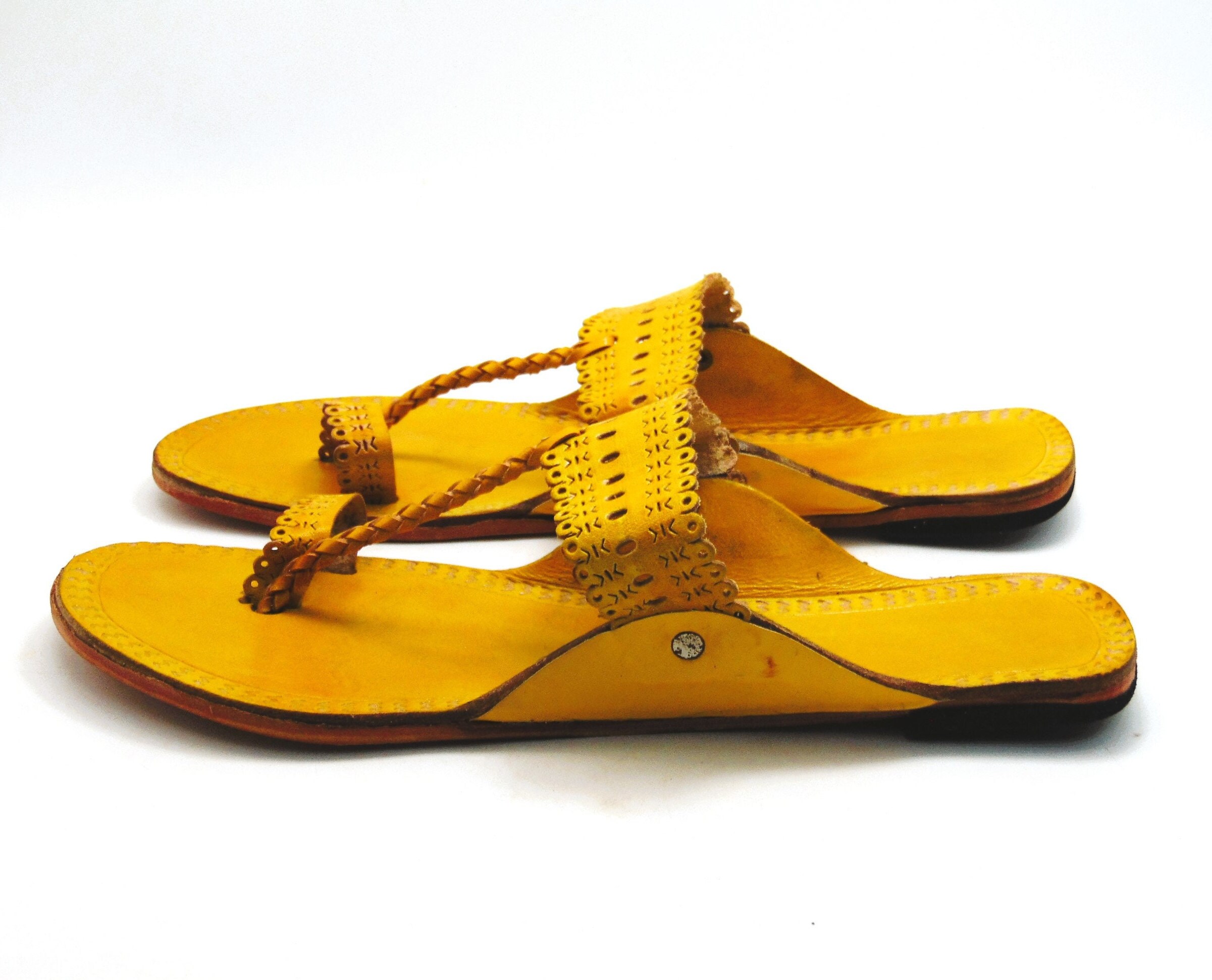 Ethnic Women Indian Kholapuri Toe Strap Leather Chappals/sandals ...