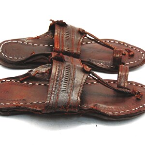 Ethnic Unisex Indian Kholapuri Toe Strap Leather Chappals/sandals ...