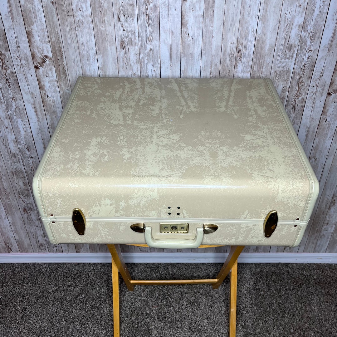 Vintage 1950's Samsonite Streamlite Schwayder Brothers Marbled Cream ...