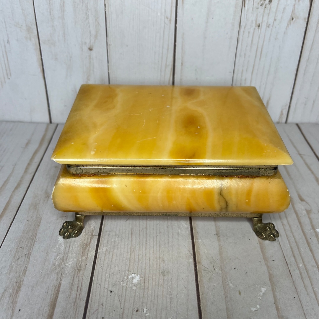 Vintage Alabaster Stone Trinket Box With Goldtone Metal Claw Feet ...