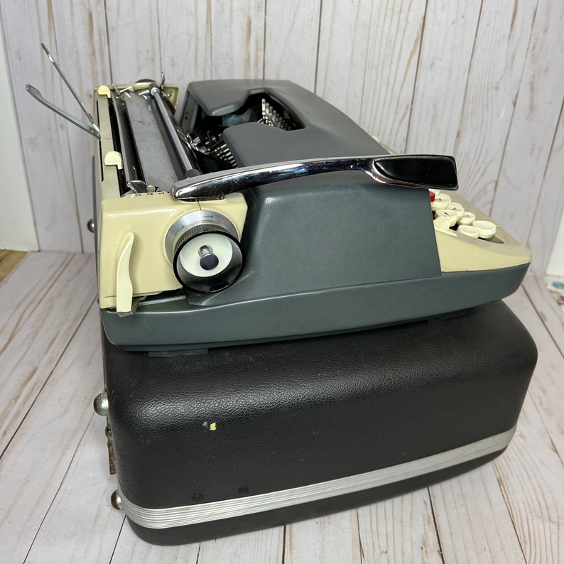 Vintage 1960s Smith-corona Galaxie II SCM Manual Typewriter With ...