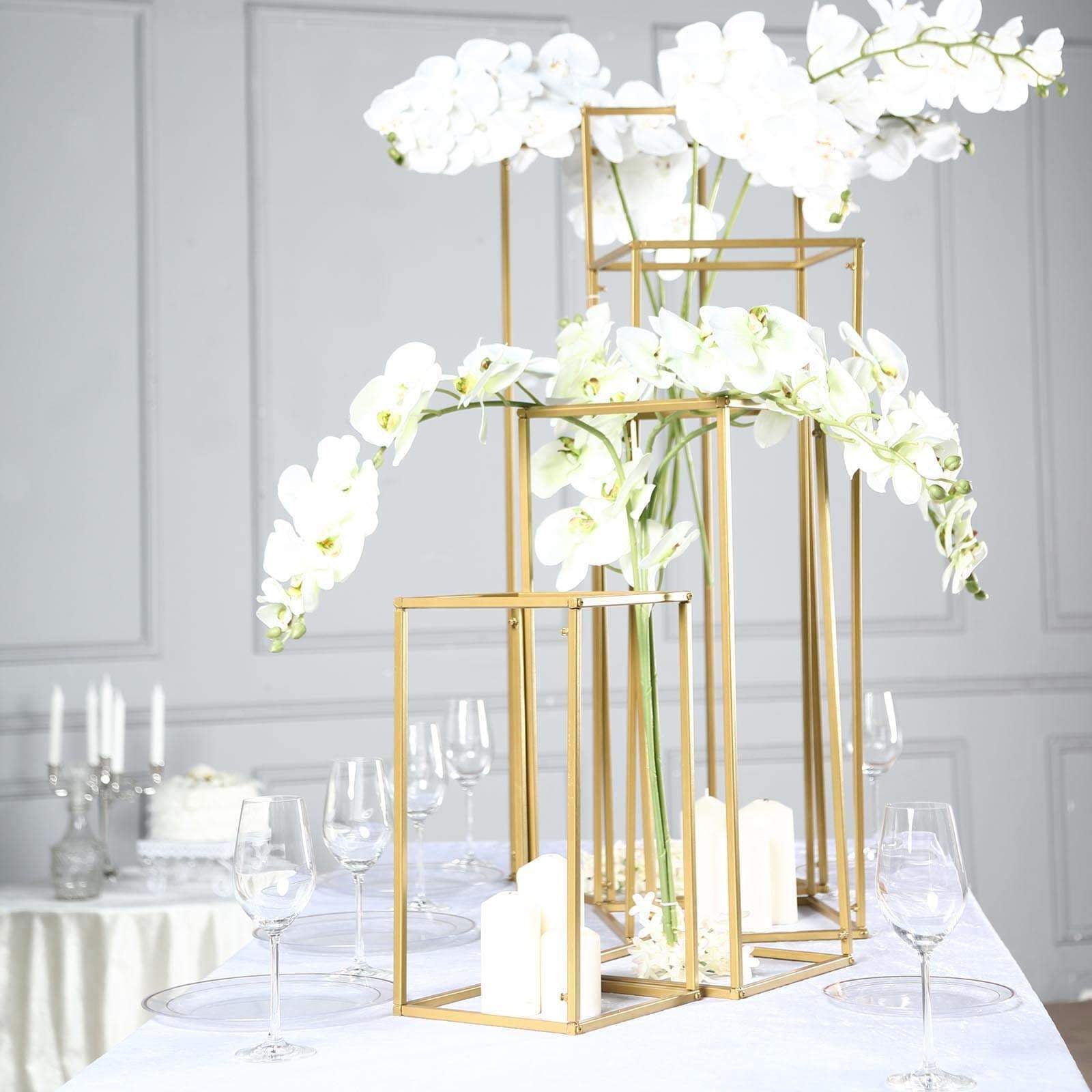 Set of 4 - Matte Gold Wedding Flower Stand - Metal Vase Set of 4 - Matte Gold Wedding Flower Stand - Metal Vase