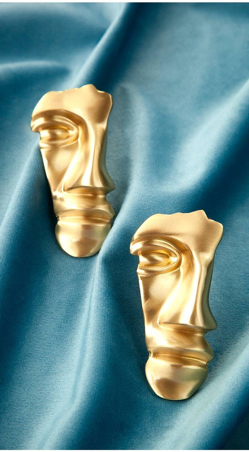 Gold Brass Face Shaped Sculpture Cabinet Handle/gold Abstract - Etsy