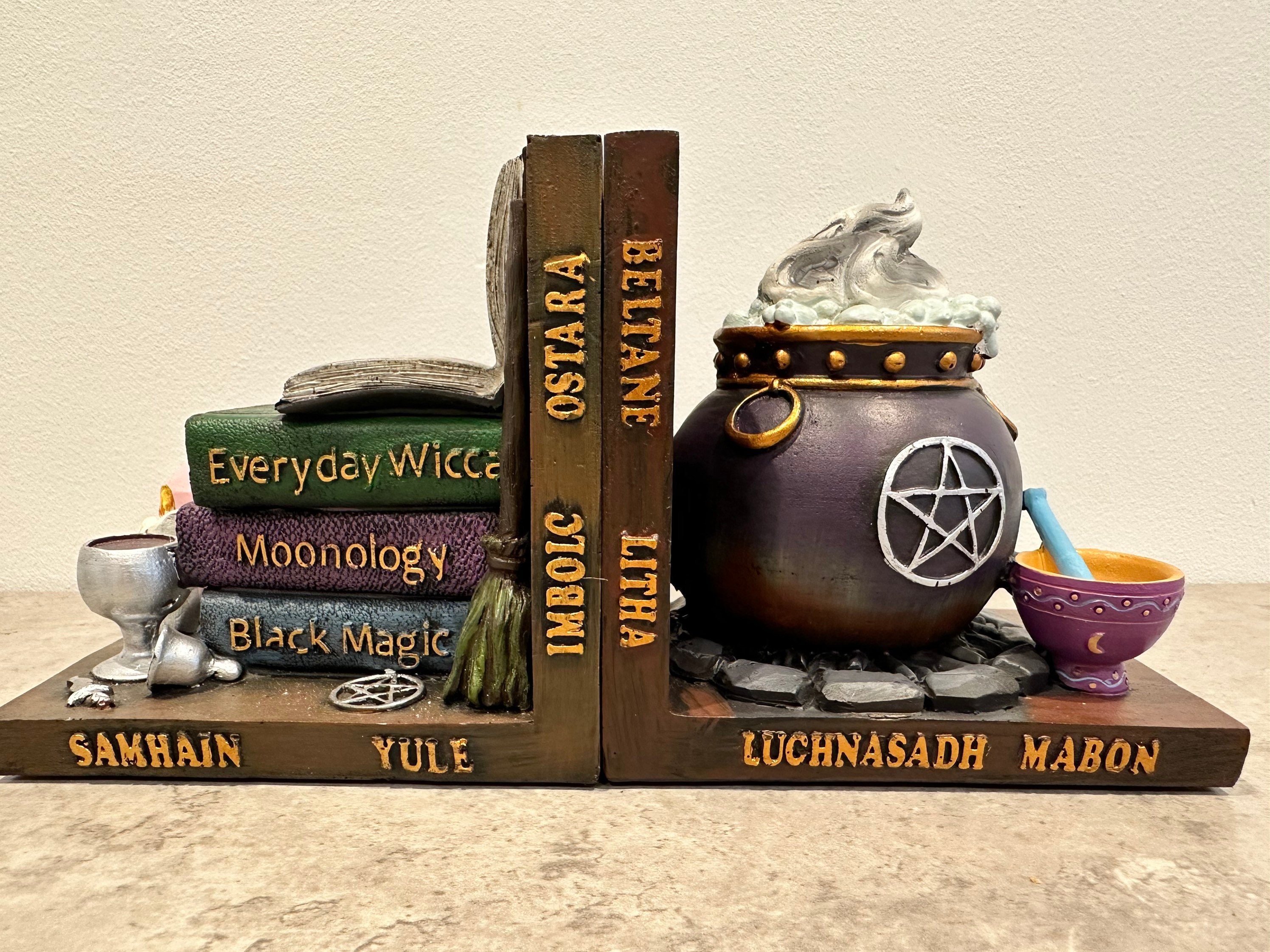 Witches Cauldron Bookends Witchcraft Shelf Tidy Novelty - Etsy