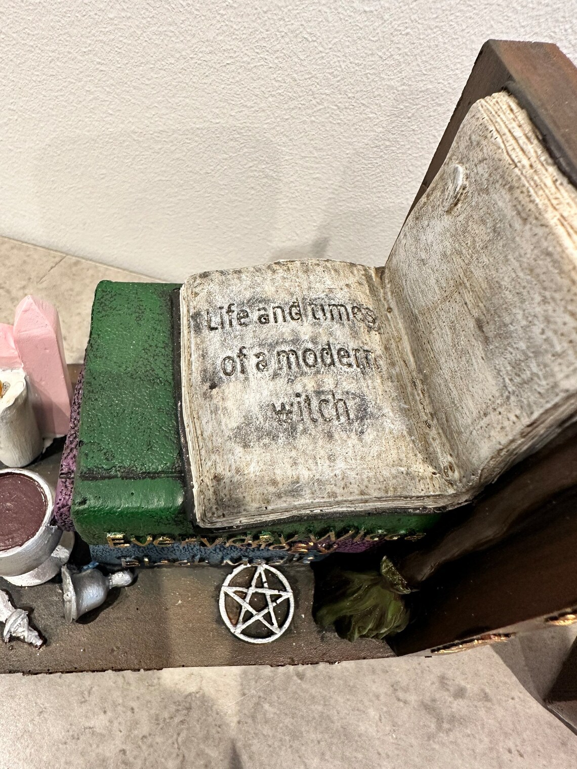 Witches Cauldron Bookends Witchcraft Shelf Tidy Novelty - Etsy