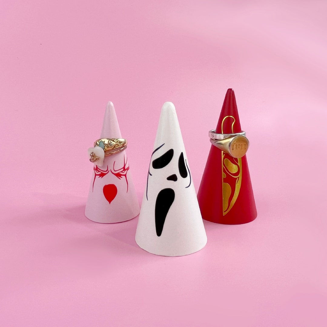 SCARY Movie RING CONE Decor Scream Pennywise It Ghostface - Etsy