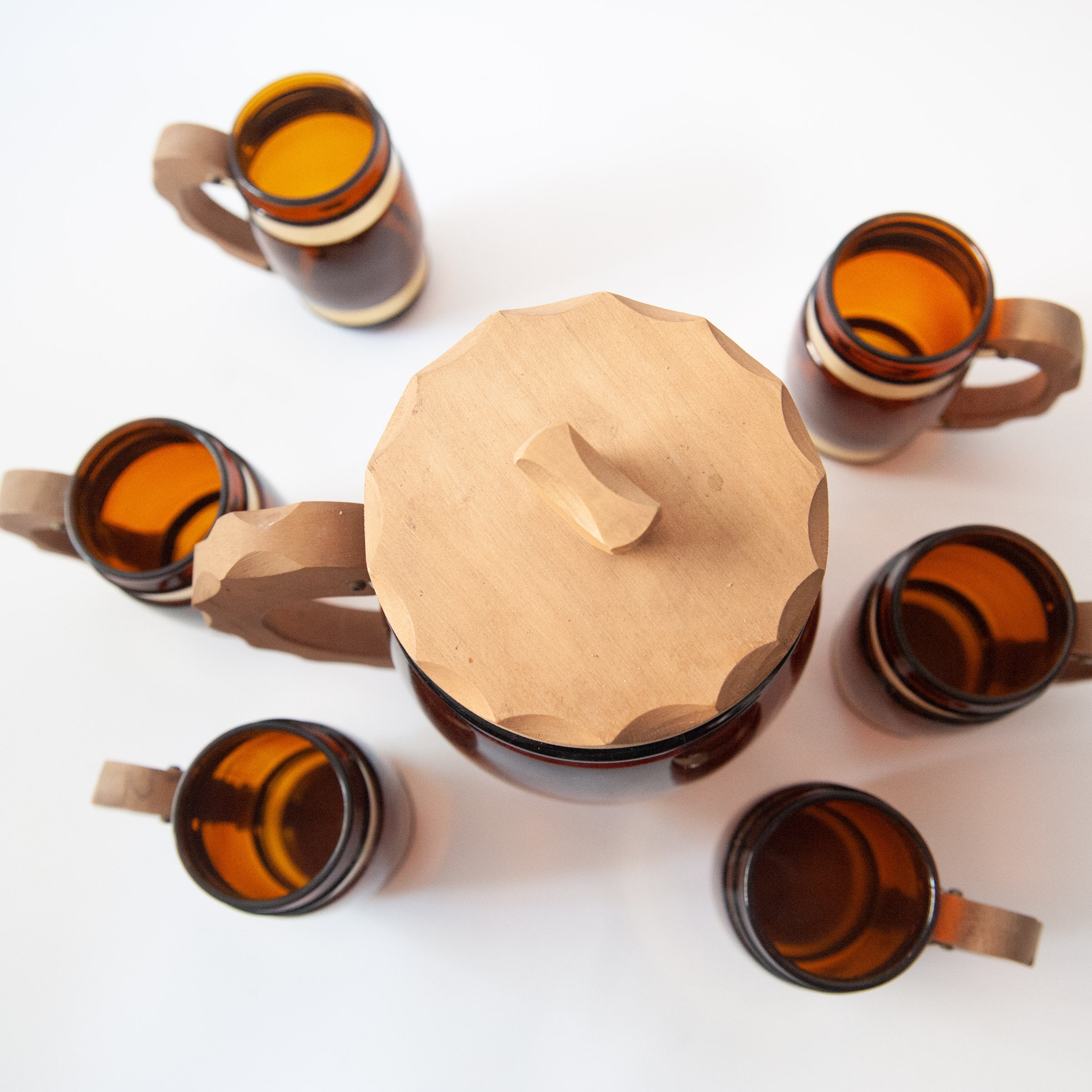 Vintage Siesta Ware Amber Glass Wood Handle Pitcher & Mugs 7 Piece Set ...