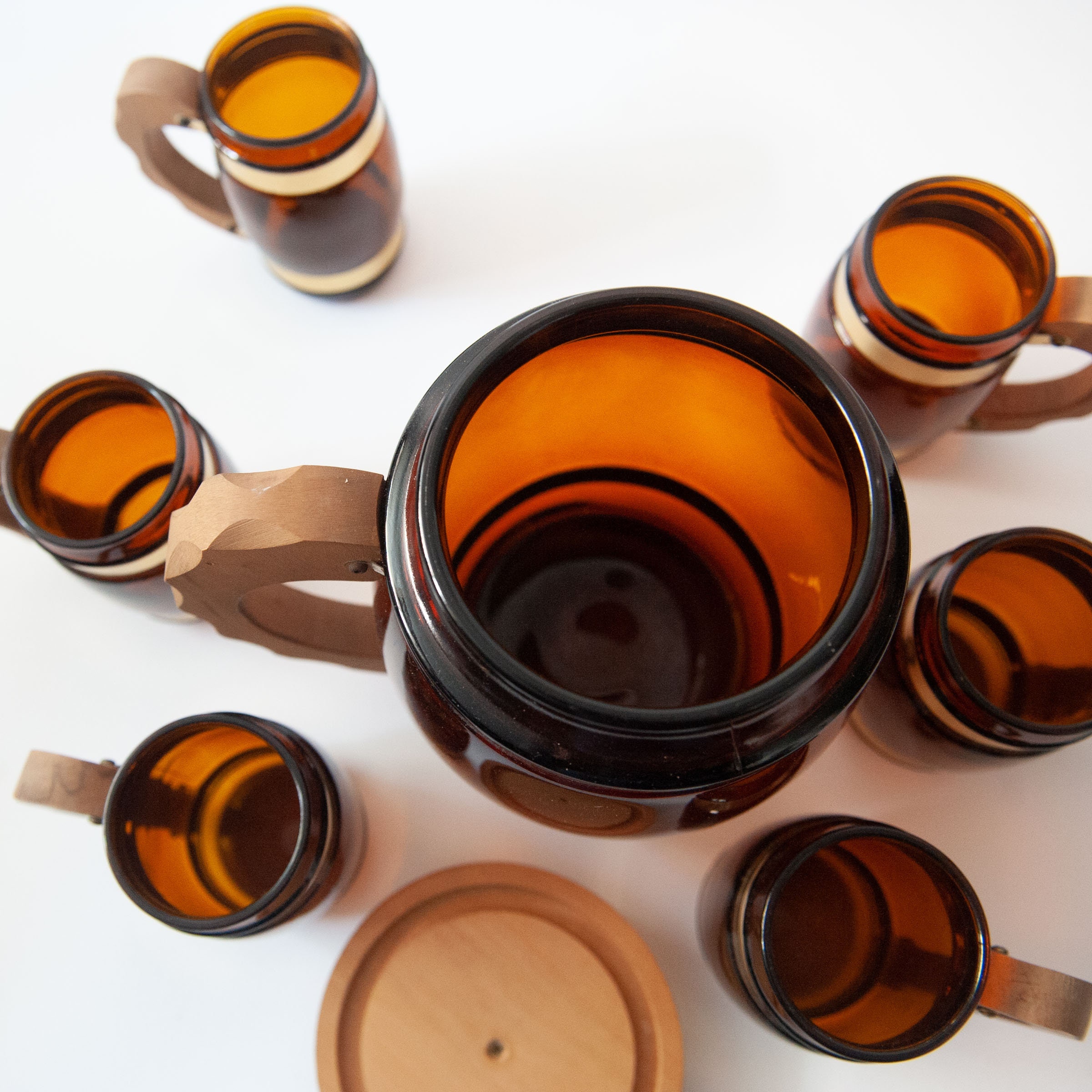 Vintage Siesta Ware Amber Glass Wood Handle Pitcher & Mugs 7 Piece Set ...