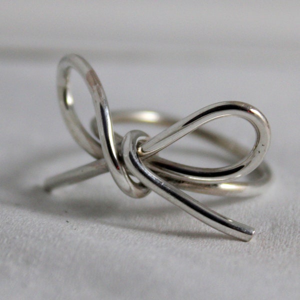 Tiny Bow Ring - Etsy