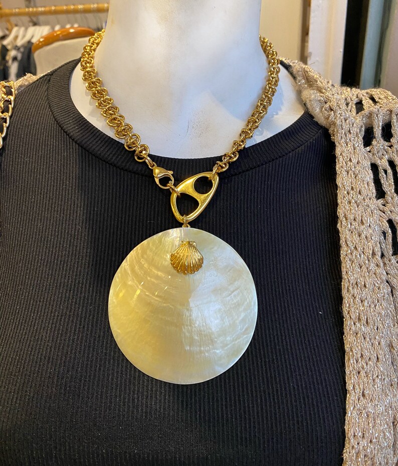 Shell Clam Pendant Necklace, Natural Sea Shell Necklace, Giant Shell ...