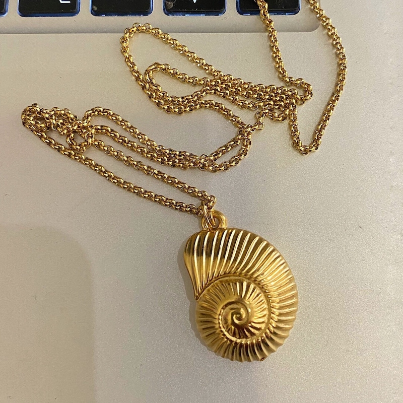 Gold Shell Necklace - Etsy