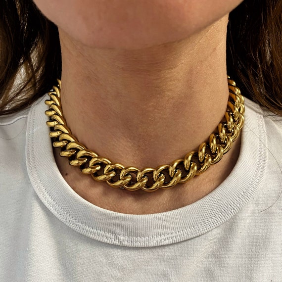 Bulky jewelry necklace store