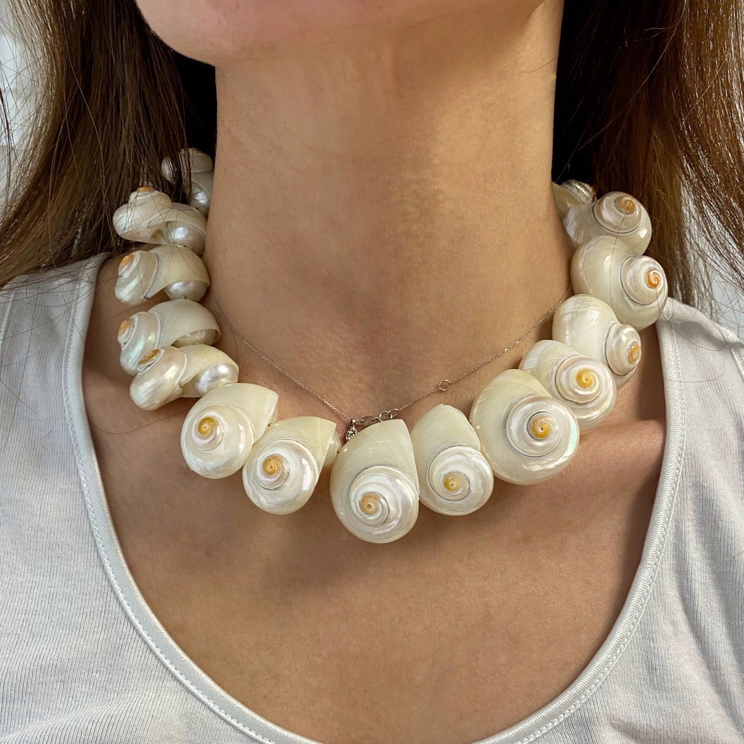 Sea Shell Necklace, Large Seashell Necklace, Oversized Natural Shell ...