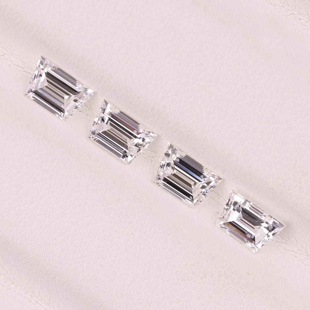 0.25 to 5.00 CT Trapezoid Step Cut Lab Grown Diamond Pair, IGI ...