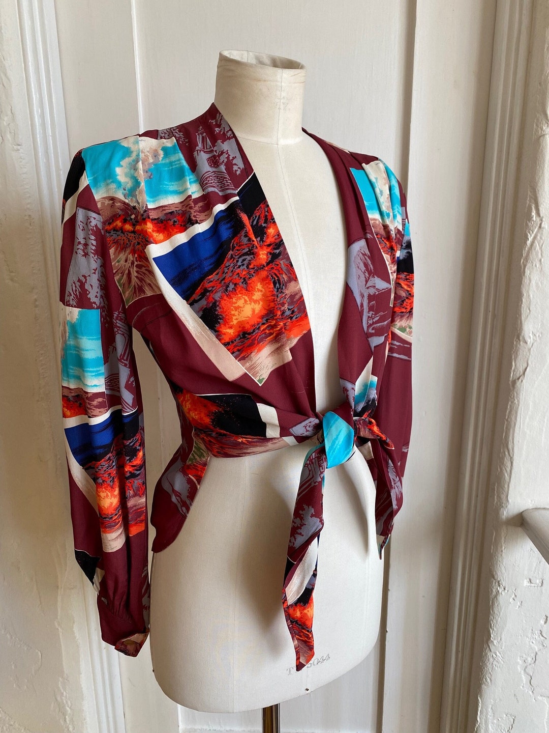 RARE 1940's ROSS SUTHERLAND Rayon Erupting Volcanos Lava Tie Front ...