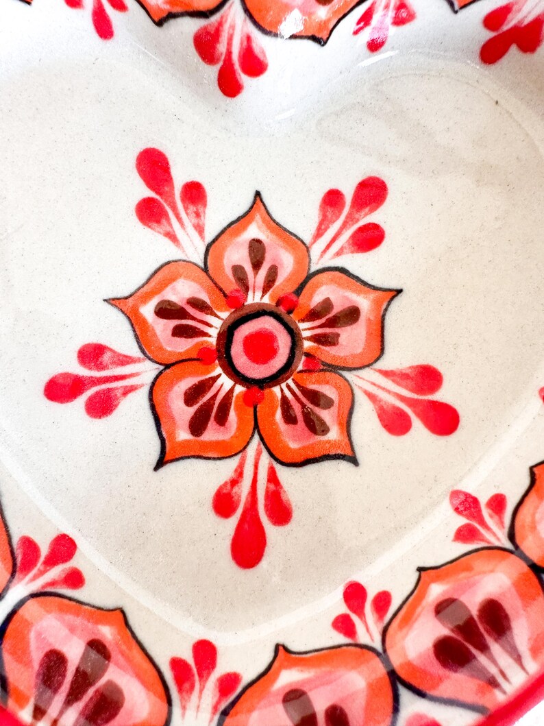 Hand-painted Ceramic Heart Plate: Guatemalan Folk Art Pottery - Etsy