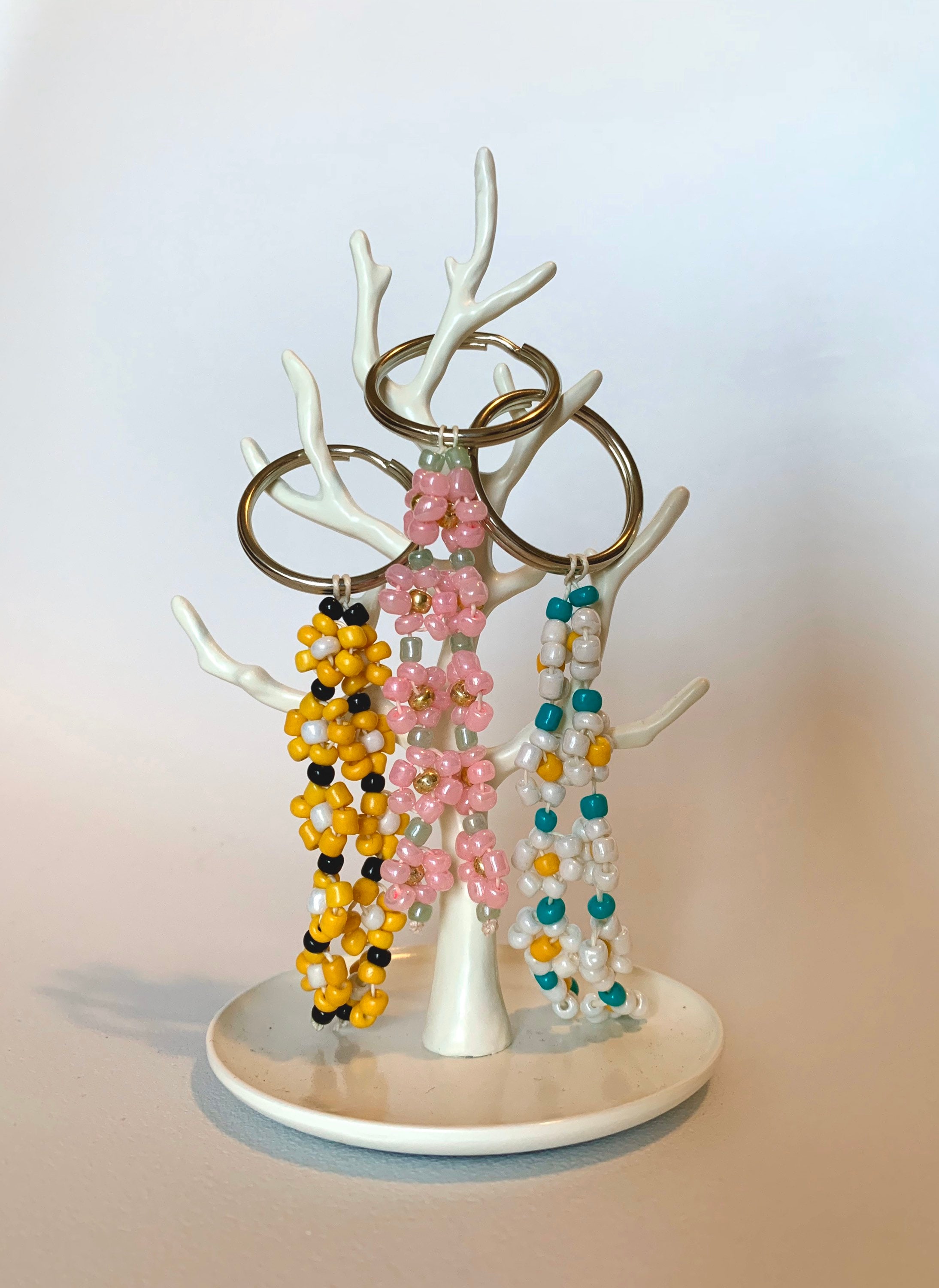 Daisy Chain Key Ring Daisy Chain Key Chain Beaded Daisy Key Ring Beaded ...