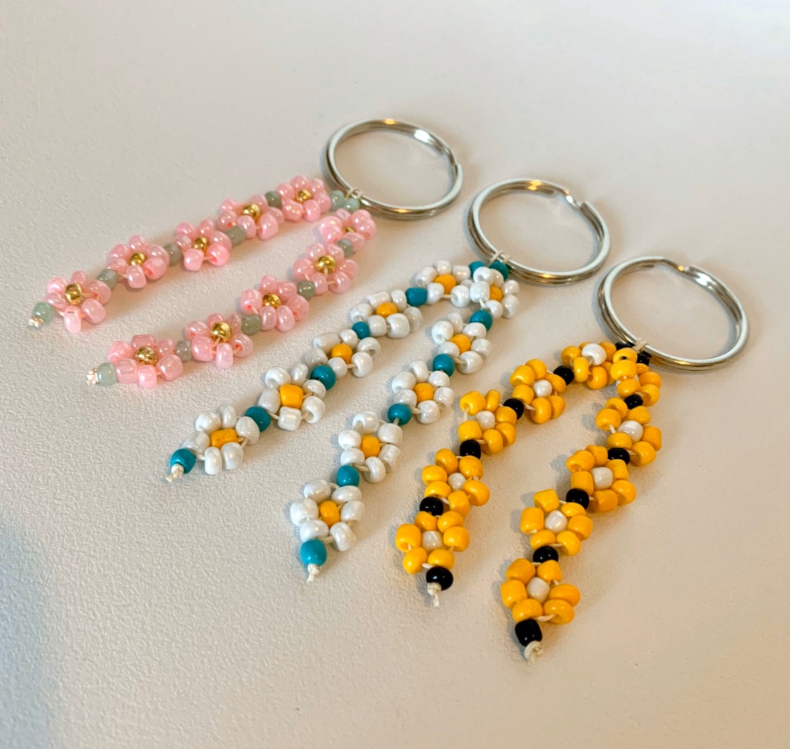 Daisy Chain Key Ring Daisy Chain Key Chain Beaded Daisy Key Ring Beaded ...