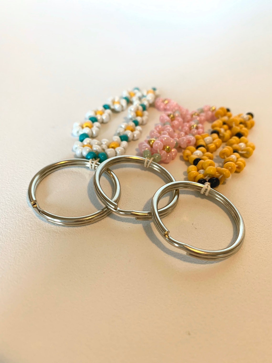 Daisy Chain Key Ring Daisy Chain Key Chain Beaded Daisy Key Ring Beaded ...