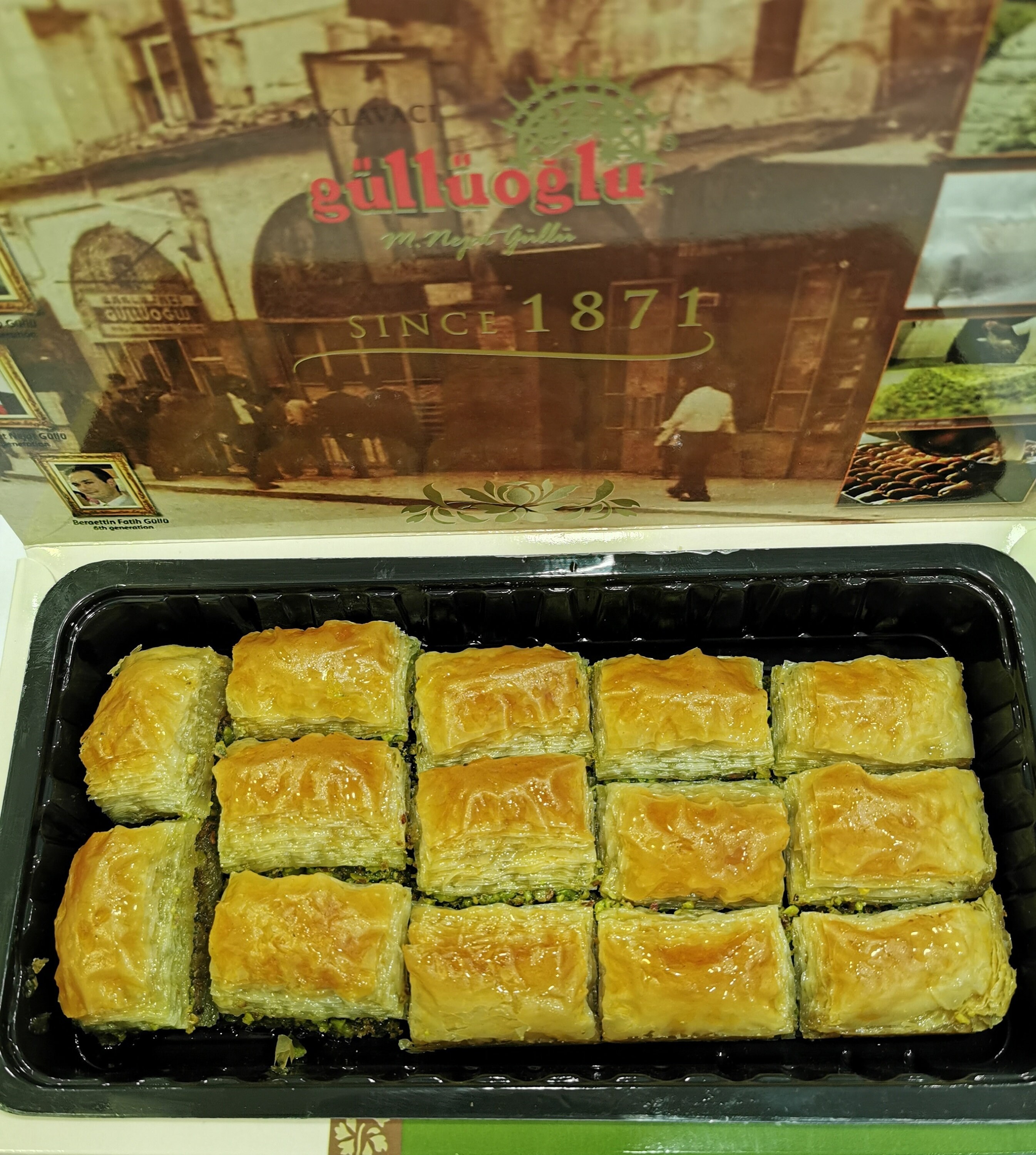 Gulluoglu Pistachio Baklava 14 pieces 500 gr 1.1 lb 1 | Etsy