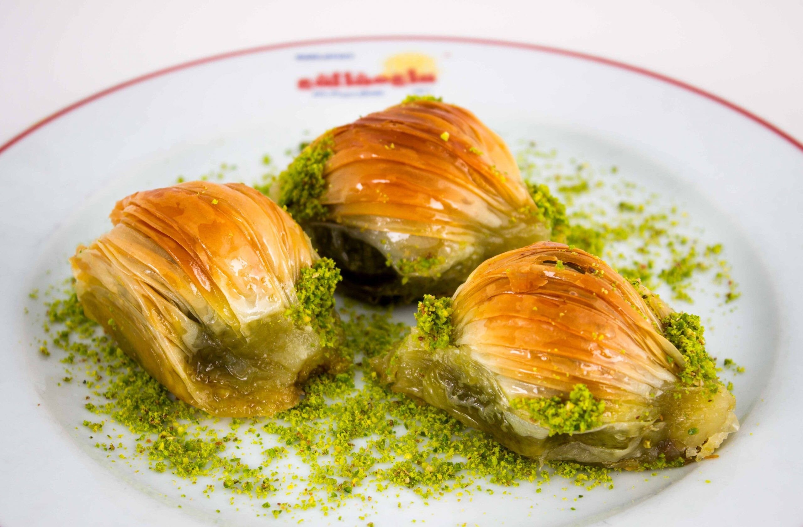 Gulluoglu Mussel Form Baklava | Etsy