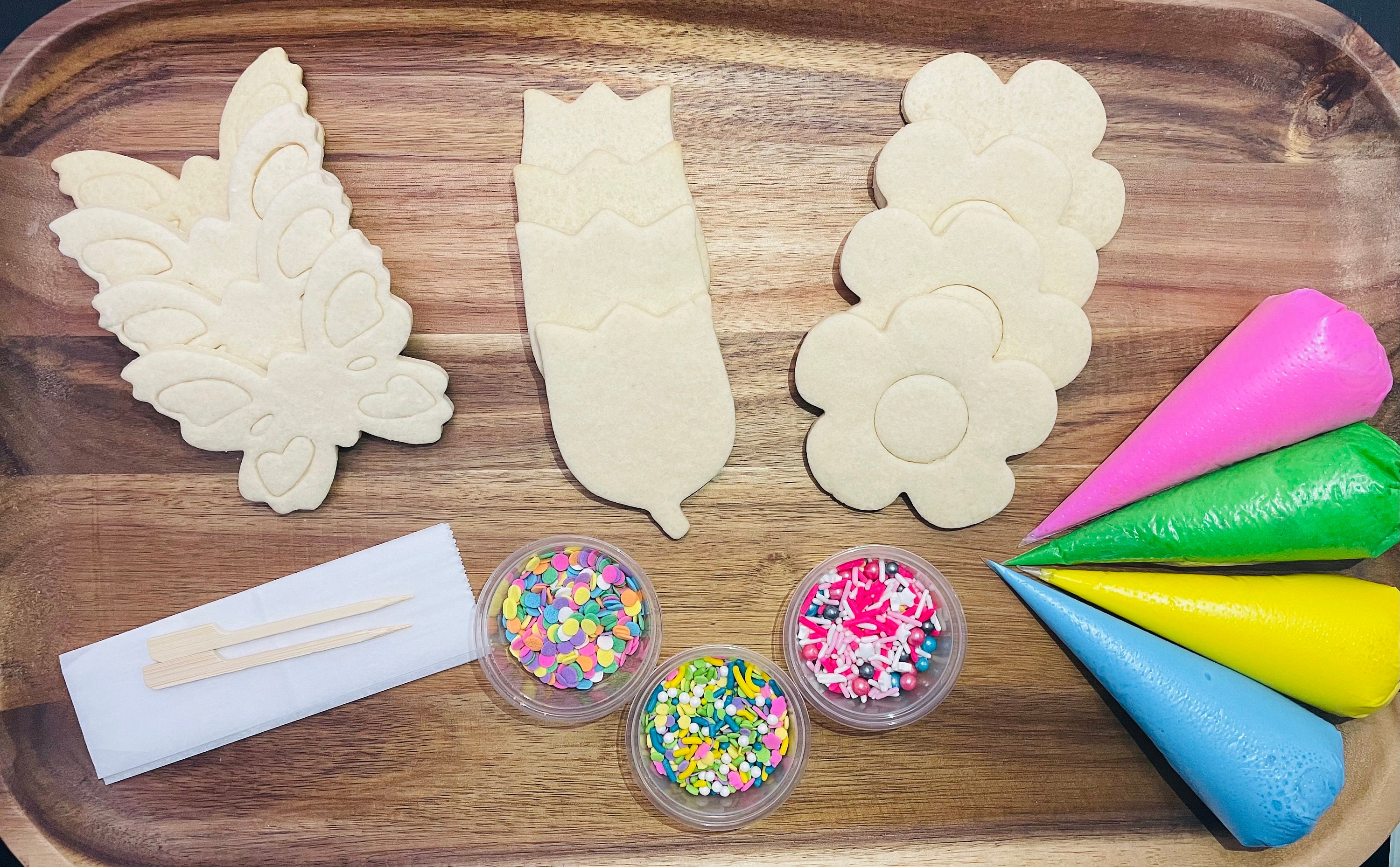 Spring Cookie Decorating Kit, **INCLUDES 24 ITEMS** Flower Butterfly ...