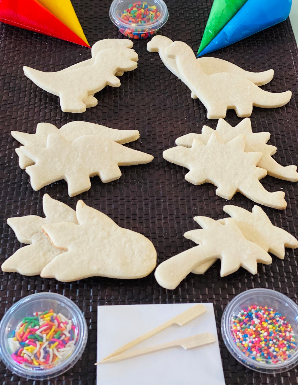 Dinosaur Theme DIY Cookie Kit, **INCLUDES 24 ITEMS** (large Cookies ...
