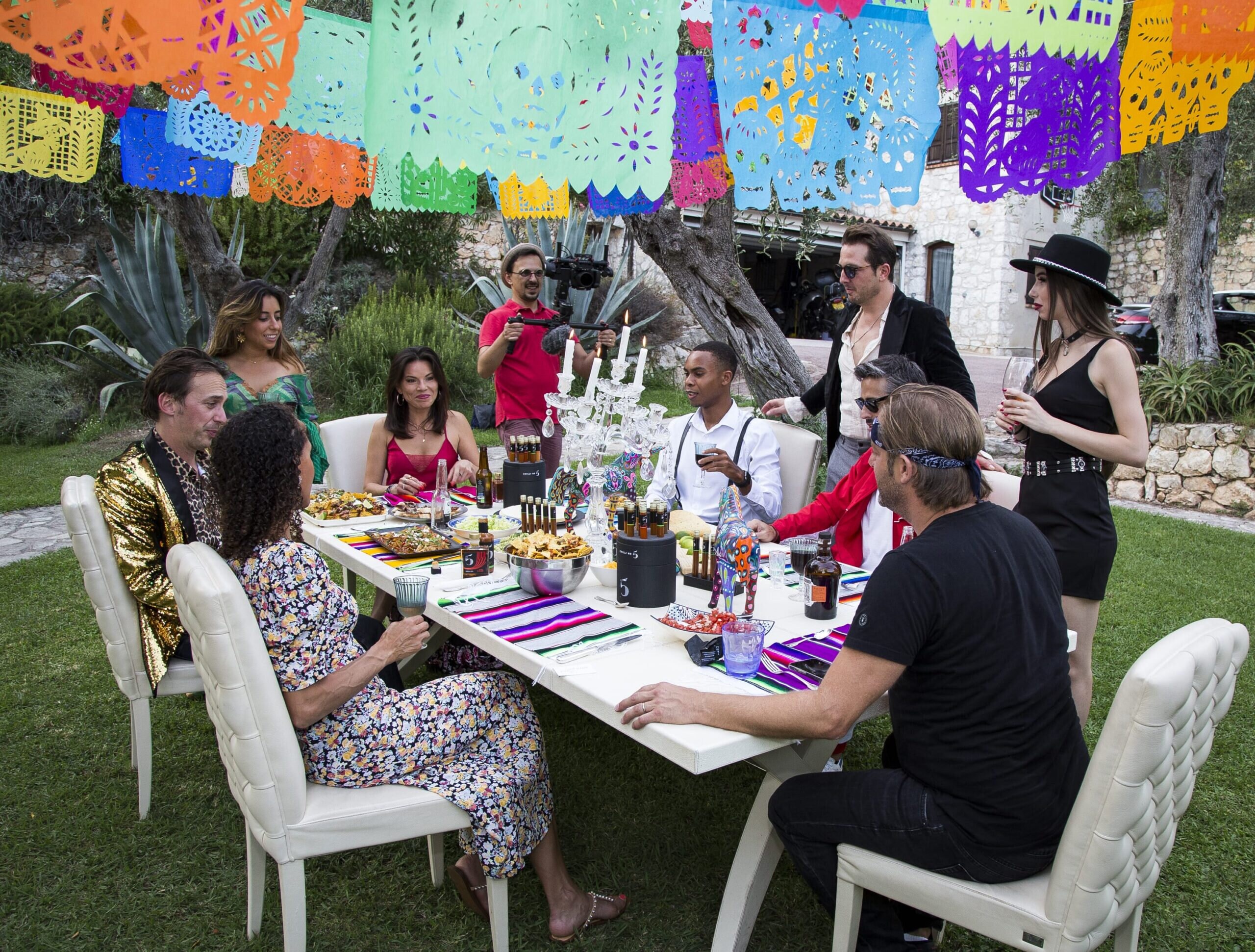 Mexican Fury Gift Set: Gourmet Chilli Sauce, Papel Picado & Sugar ...