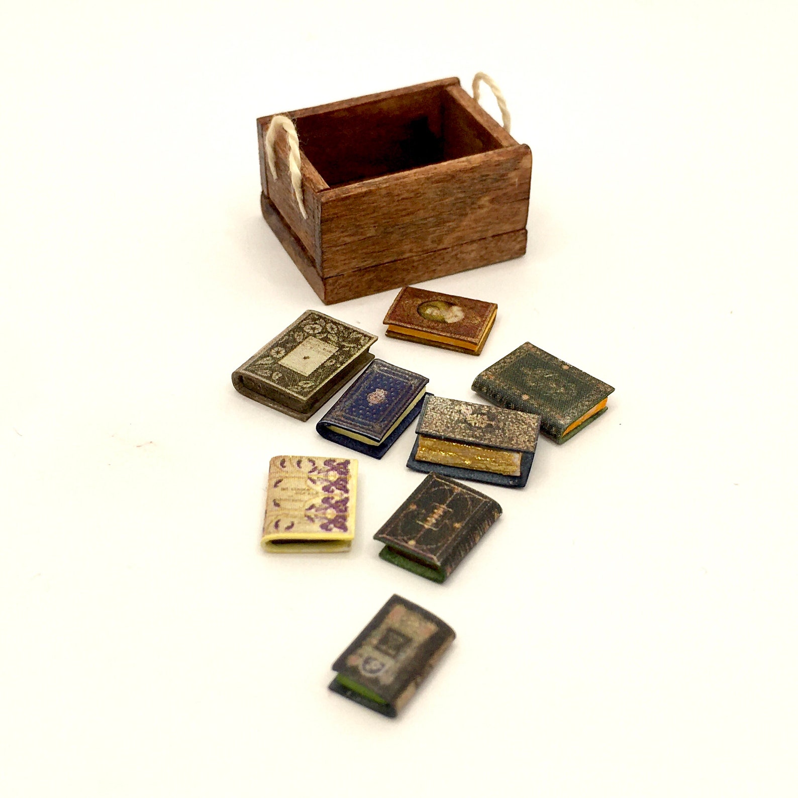 1:24 Scale Miniature Book Box Wih 8 Dollhouse Books, Dollhouse ...